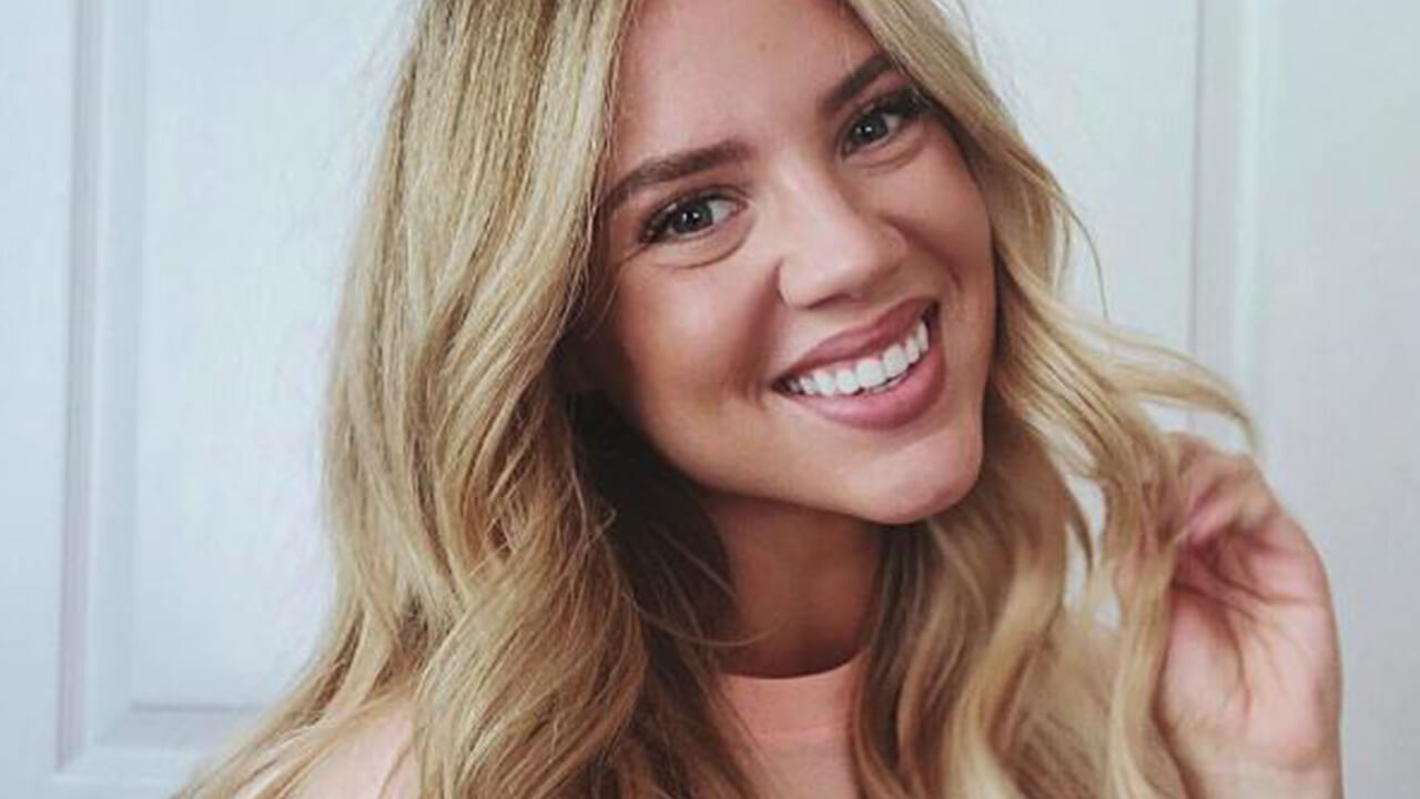 Luxy Girl Of The Month: Elanna Pecherle